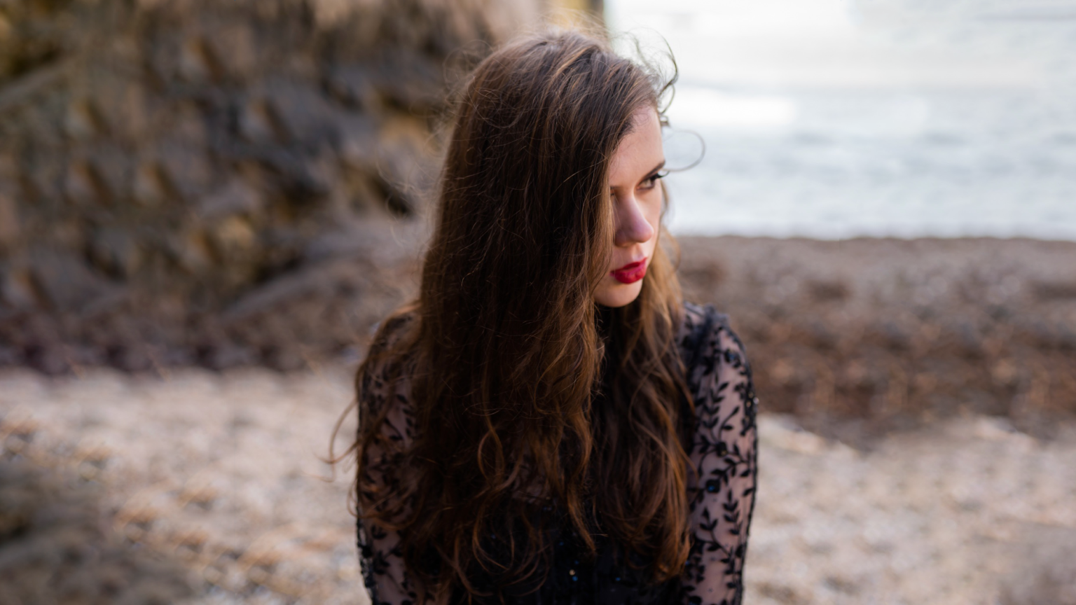 Video Premiere: Ria Timkin - Our Time - Chordblossom